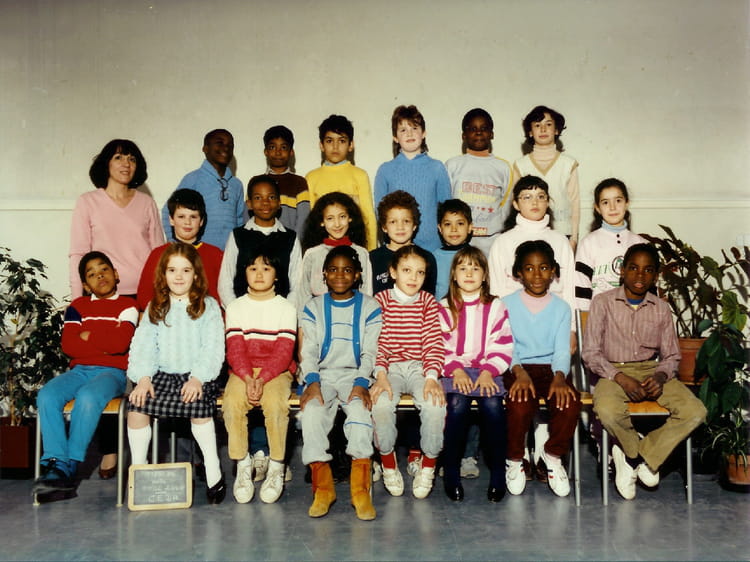 Photo de classe CE2 de 1985, ECOLE EMILE ZOLA - Copains d'avant