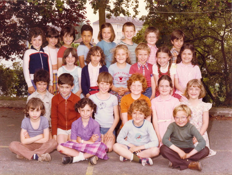 Photo de classe CE1 1979-80 de 1980, ECOLE GABRIEL CHEVRIER - Copains d ...