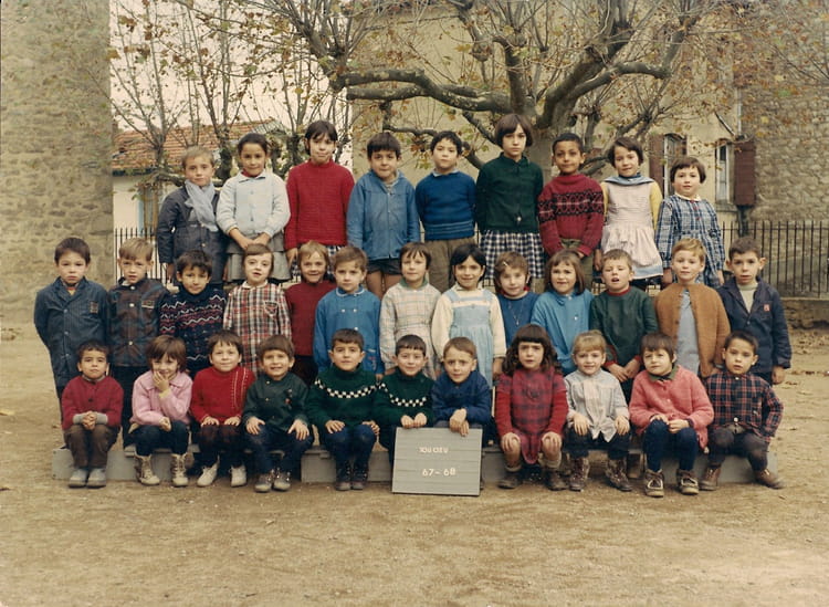Photo de classe CP de 1968, ECOLE PUBLIQUE DE SOUCIEU EN JARREST ...