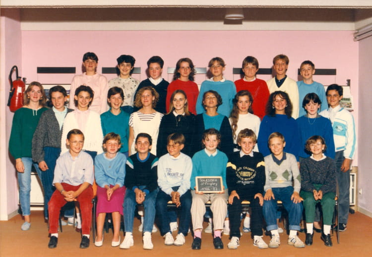 Photo de classe 4ème - Collège St Exupéry Solesmes de 1986, Collège ...