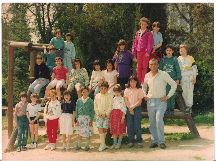 Photo de classe CE2 année scolaire 1987-88 de 1988, Ecole Gabriel ...