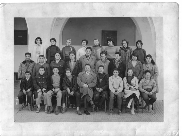 Photo de classe 4°M1 de 1958, Lycée Carthage Presidence - Copains d'avant
