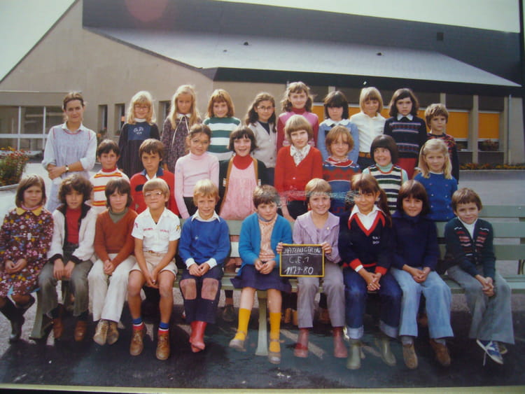 Photo de classe 1979-1980 CE1-CE2 de 1979, école Primaire La Pince ...