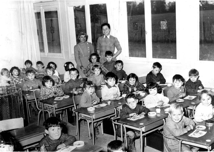 Photo de classe Maternelle de 1956, ECOLE CHATEAU NORD - Copains d'avant