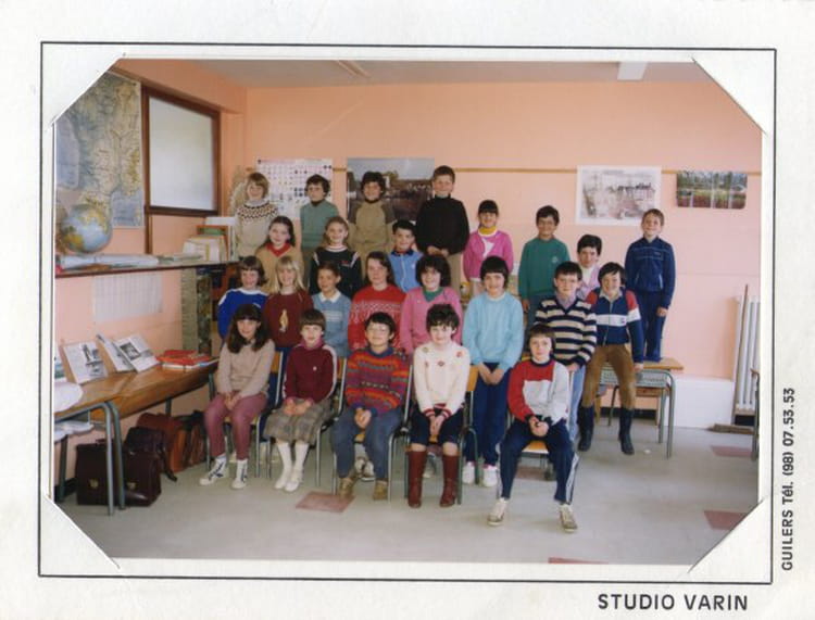 Photo de classe CM2 de 1982, Ecole Sainte Therese (Guilers) - Copains d ...