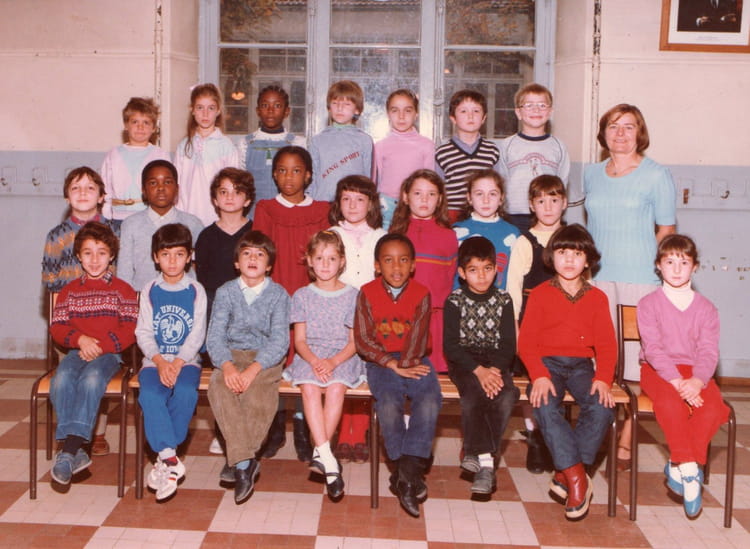 Photo de classe CE1A de 1984, ROMAINVILLE - Copains d'avant