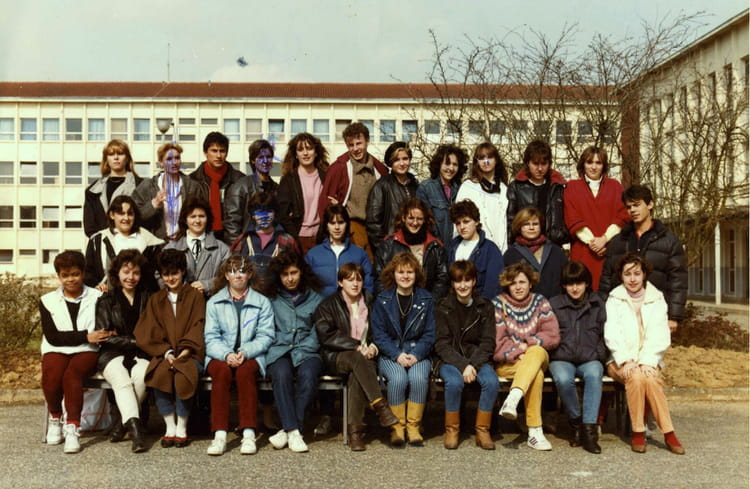 Photo de classe TERMINALE G1 de 1984, Lycée Professionnel Emile Antoine Bourdelle - Copains d'avant
