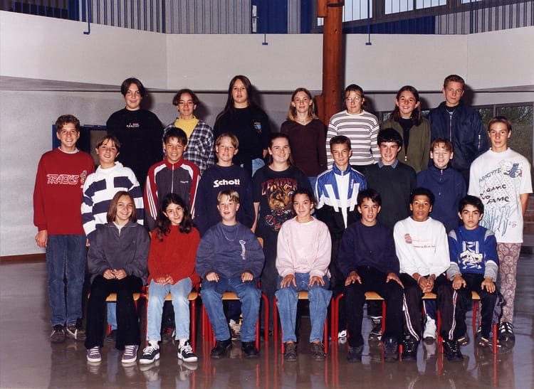 Photo de classe 4èmeB de 1997, Collège Guillaume Apollinaire - Copains ...
