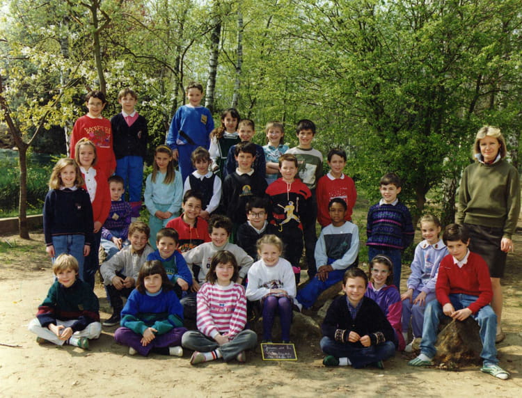 Photo de classe CE2 de 1990, Ecole Jean De La Fontaine (Cesson ...