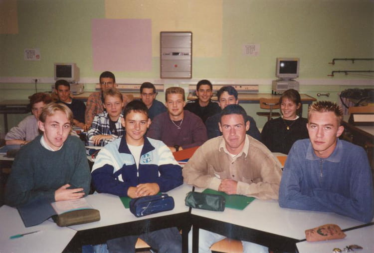 Photo de classe Terminale STI1 groupe2 de 1997, Lycée Pierre Mechain ...