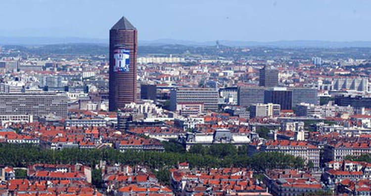 Photo de classe Tour Crédit Lyonnais avec vue de Lyon de 2005, Ey ...