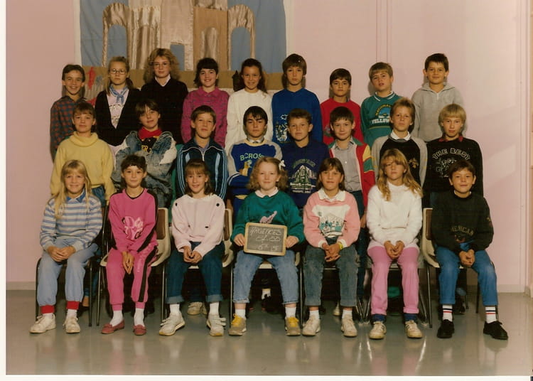 Photo de classe 6è5 de 1987, Collège Jean Castel - Copains d'avant