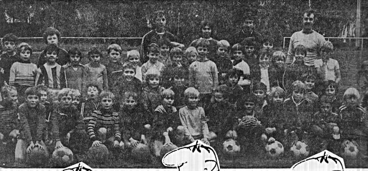 Photo de classe école de foot de 1980, UNION HALLUIN - Copains d'avant