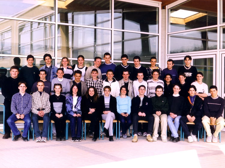 Photo de classe 1999-2000 - 1erS1 de 1999, Lycée Polyvalent Saint-marc ...