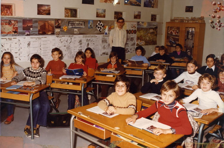 Photo de classe 1975 ou 76 Classe de Maurice Alberti de 1976, ECOLE ...