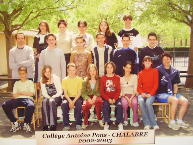 Photo de classe 4emeA de 2002, Collège Antoine Pons - Copains d'avant