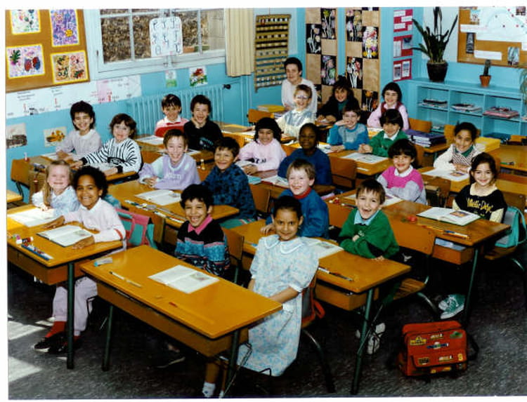 Photo de classe CE1 de 1986, ECOLE JULES MICHELET - Copains d'avant