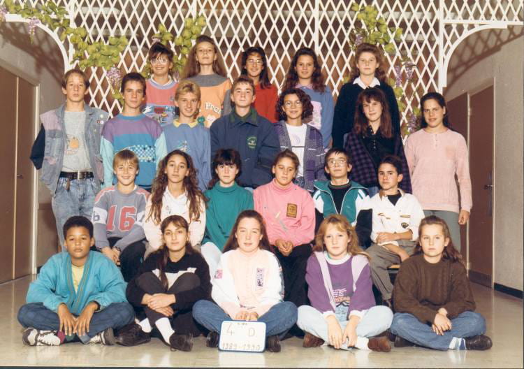 Photo de classe 4 D de 1985, Collège Les Sources - Copains d'avant