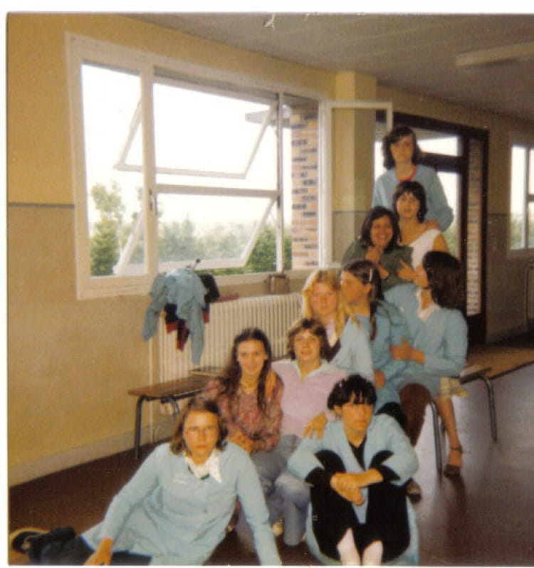 Photo de classe Cap hfi de 1979, Lycée Saint-vincent De Paul - Copains d'avant