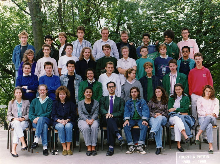 Photo de classe Premiere S2 de 1989, Lycée International - Copains d'avant