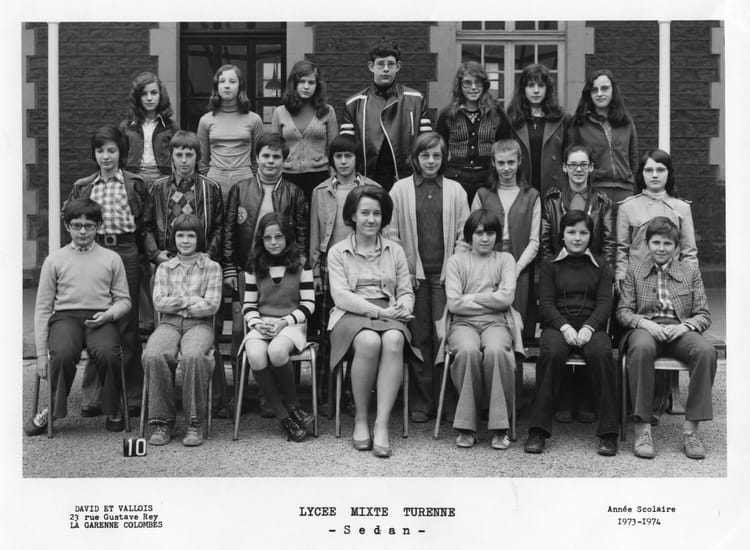Photo de classe 5°B de 1973, TURENNE - Copains d'avant Photo de classe 5°B de 1973, TURENNE - Copains d'avant