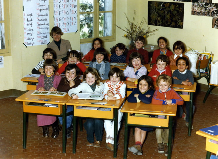 Photo de classe Classe de Madame SALVY de 1977, Ecole Camps-la-source ...