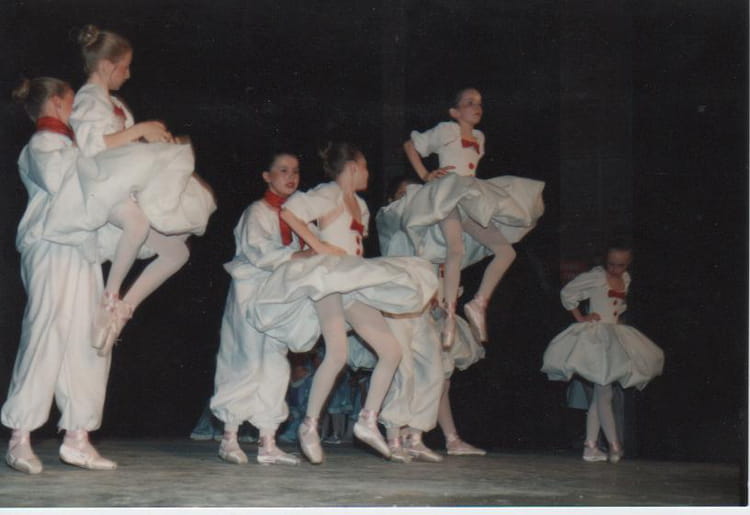 Photo de classe Gala de Danse Classique du centre Culturel du Canon d ...