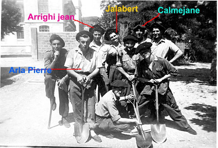 Photo de classe 19 emme RA 3eme batterie de 1951, 19 Ra - Copains d'avant