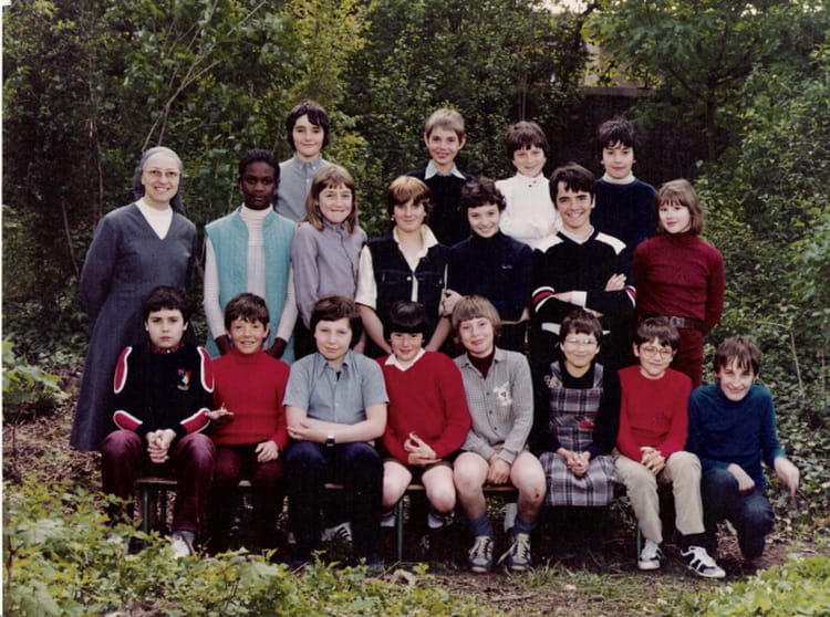 Photo de classe Saint Anne CM2 de 1981, Ecole Sainte Anne (Longjumeau ...