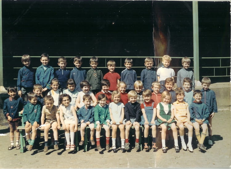 Photo de classe CP 1968/1969 de 1968, COLLEGE DE TERRE ROUGE - Copains ...