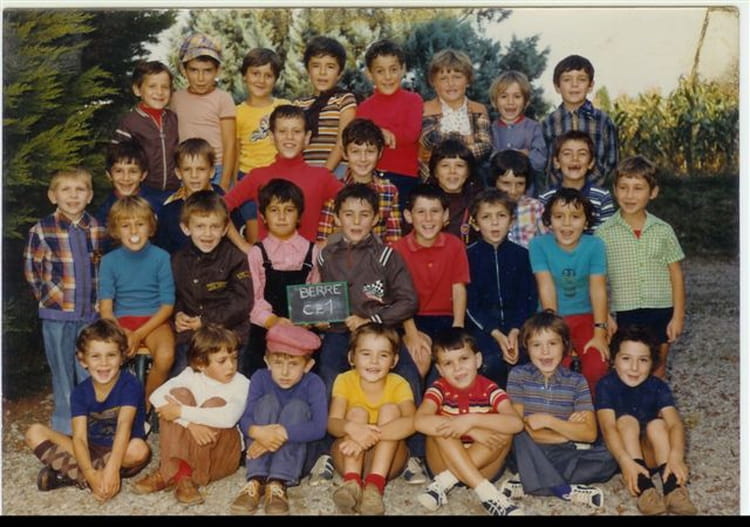 Photo de classe CE1 de 1975, ECOLE DE BERRE - Copains d'avant