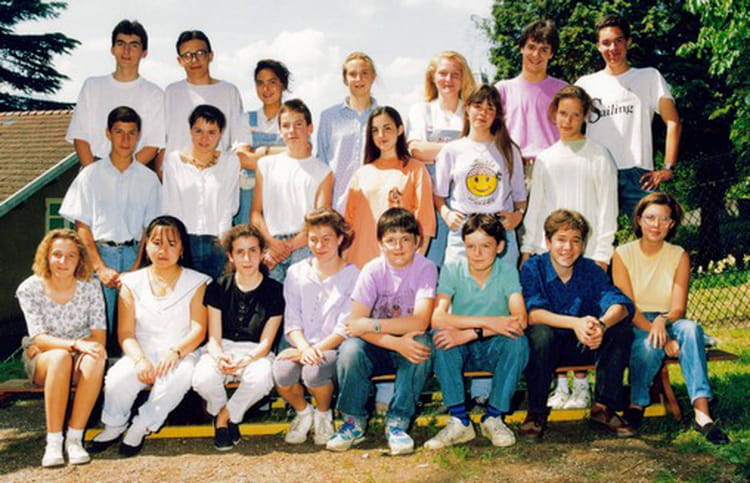 Photo de classe 3è3 de 1990, Collège Jean Jacques Perret - Copains d'avant