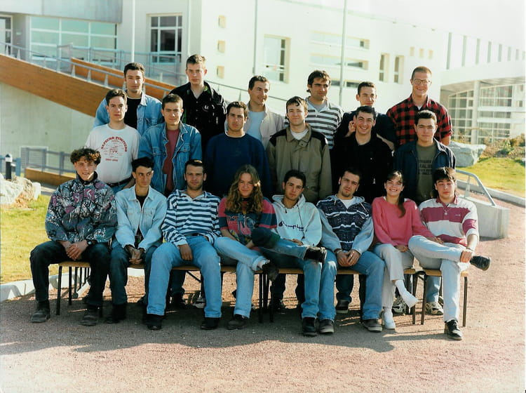 Photo de classe BTA 2ème année JEV de 1997, Lycée Agricole La ...
