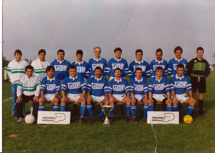 Photo de classe Pechiney football club de 1993, Chalenge De L'amitie ...