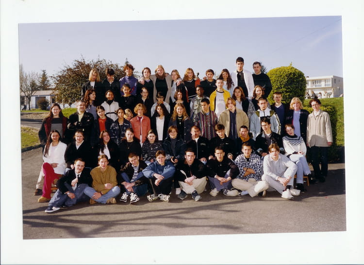 Photo de classe Internat 1998-1999 de 1998, ARNAUD DANIEL - Copains d'avant