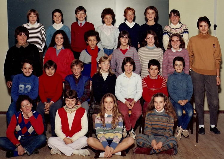Photo de classe 5ème A de 1983, Collège Saint-simon - Copains d'avant
