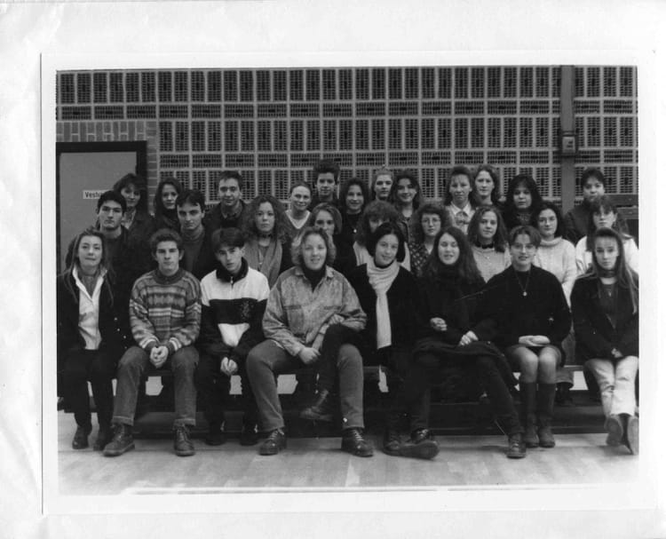 Photo de classe Terminale Littéraire de 1996, Lycée Vauban - Copains d ...