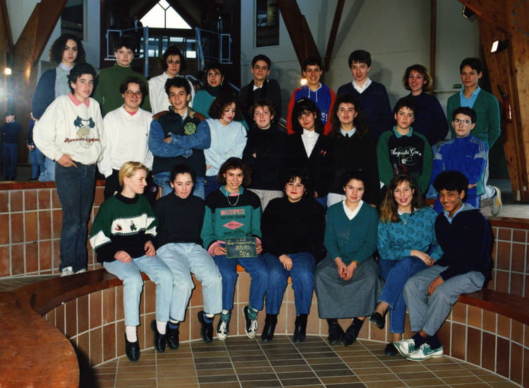 Photo de classe 3ème 3 de 1988, Collège Saint-simon - Copains d'avant
