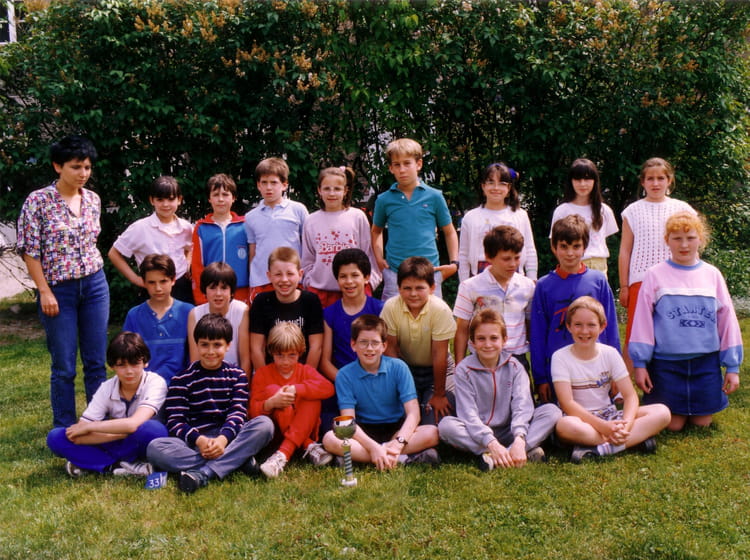 Photo de classe CM1&2_Ecole Jean MACE 86 87 Melle MAILLARD de 1986 ...