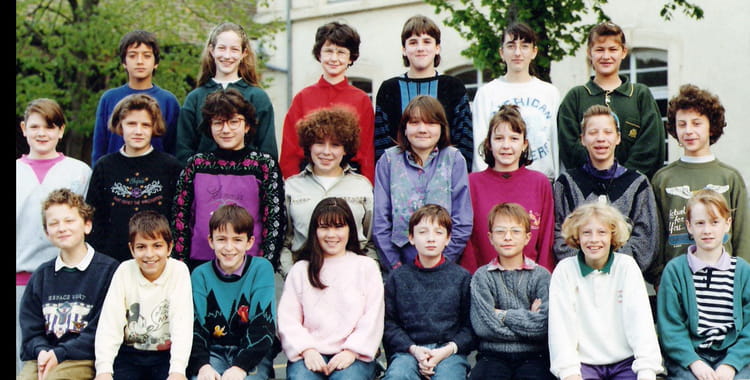 Photo de classe 6eme A2 de 1990, Collège Saint-joseph - Copains d'avant
