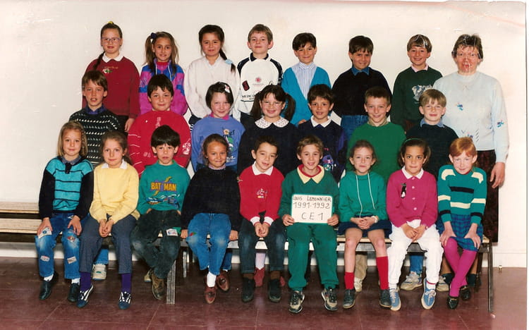Photo de classe CE1 de 1992, Ecole Louis Lemonnier (Franqueville Saint ...