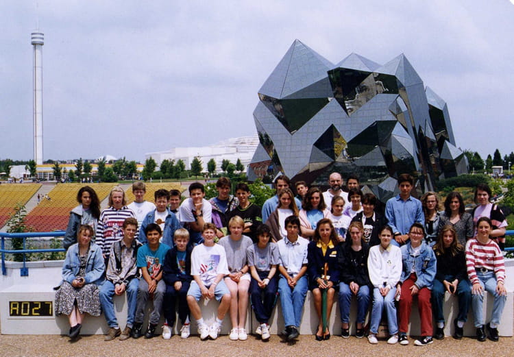 Photo de classe 4ème Techno et 1 autre classe de 1993, Collège Denis ...