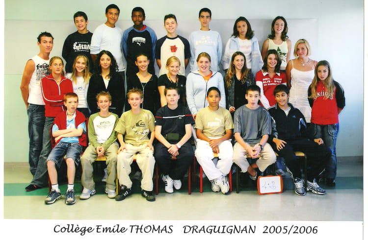 Photo de classe 4°2 de 2005, Collège Emile Thomas - Copains d'avant