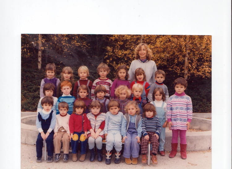 Photo de classe 2e année maternelle de 1984, ECOLE VAL FLEURI - Copains ...