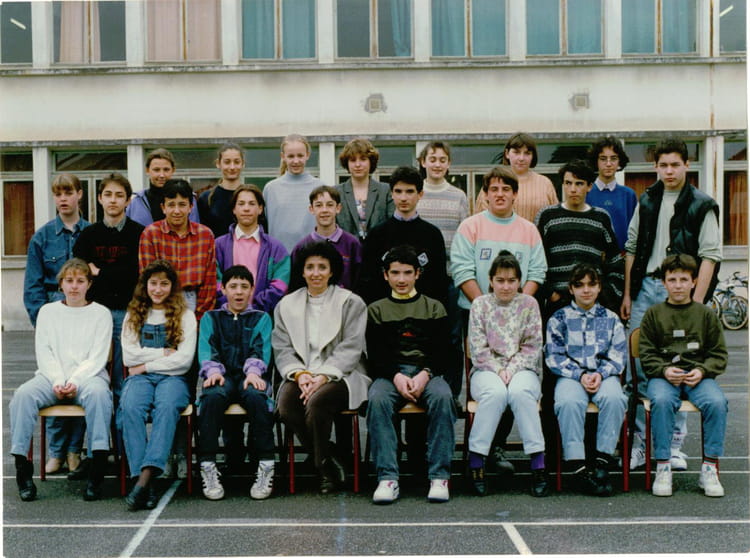 Photo de classe 4eme 3 de 1991, Collège Victor Hugo - Copains d'avant