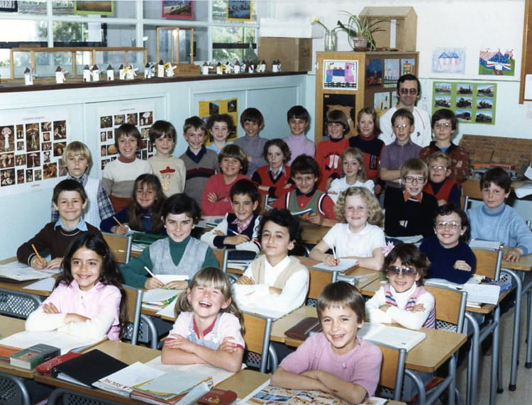 Photo de classe CM1 1980-1981 de 1980, ECOLE VAL FLEURI - Copains d'avant