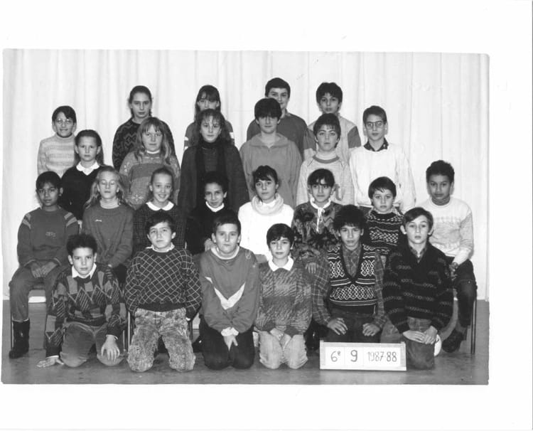 Photo de classe 6e9 de 1987, Collège Denis Poisson - Copains d'avant