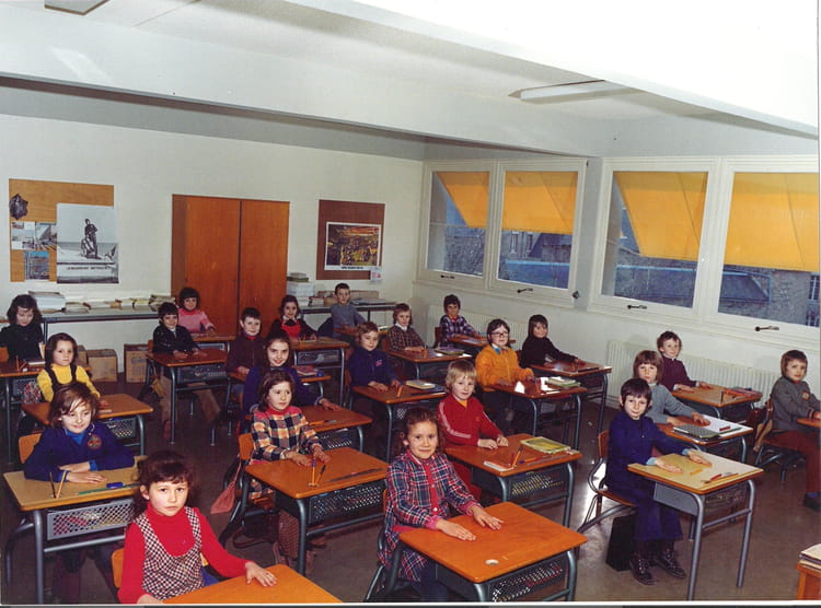 Photo de classe CE1 de 1973, ECOLE DE COURCY - Copains d'avant