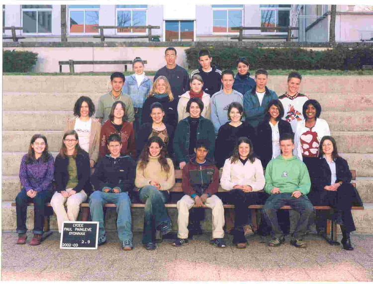Photo de classe 2nde 9 de 2002, Lycée Paul Painlevé - Copains d'avant