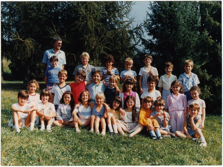 Photo de classe Ce2 de 1985, ECOLE VAL FLEURI - Copains d'avant